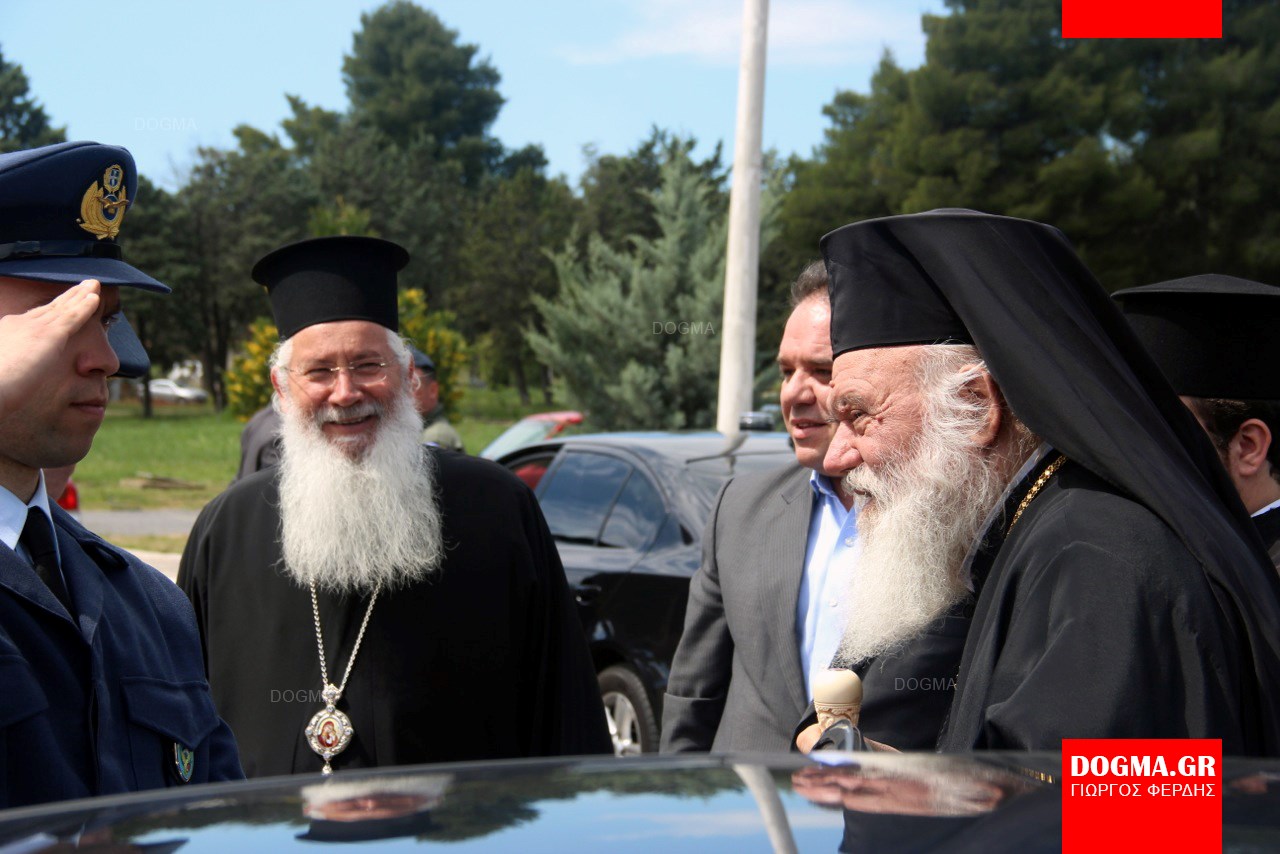Ο Αρχιεπίσκοπος ευλόγησε τους Ικάρους της 114 Πτέρυγας Μάχης