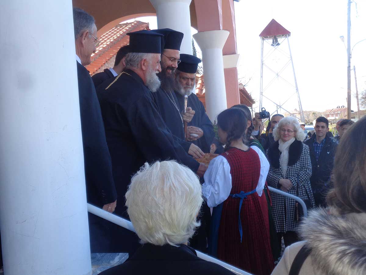 O Τρίκκης και Σταγών Χρυσόστομος καλεί συνταξιούχους να γίνουν Ιερείς ...