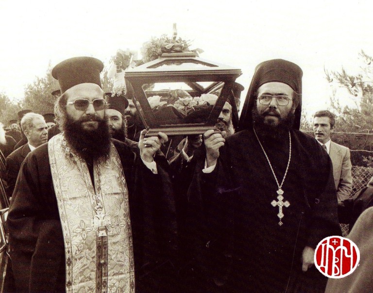 Σπάνιο ιστορικό ντοκουμέντο: Η επανακομιδή των ιερών λειψάνων του Αγίου ...