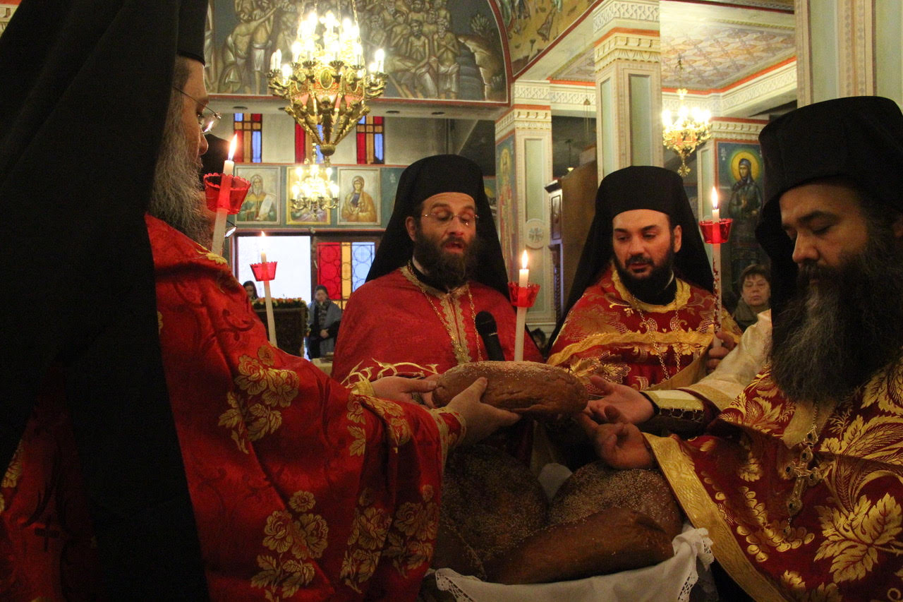 Πασχαλινή εορτή στο παρεκκλήσιο Αγίου Φανουρίου στο Παγκράτι | Dogma