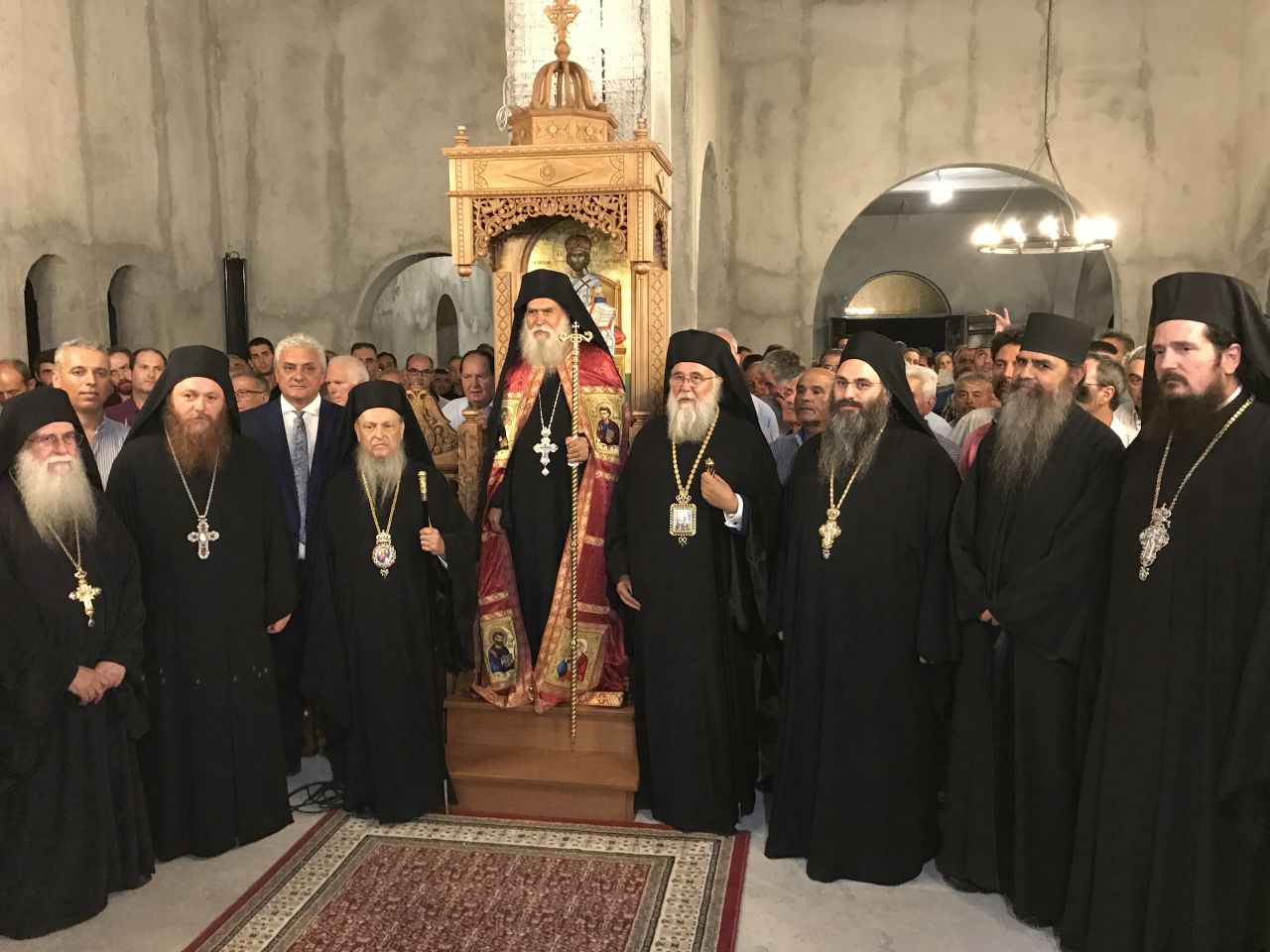 Μητρόπολη Λαρίσης: Ενθρόνιση Ηγουμένου στην Ι.Μ Αγ. Νικοδήμου ...