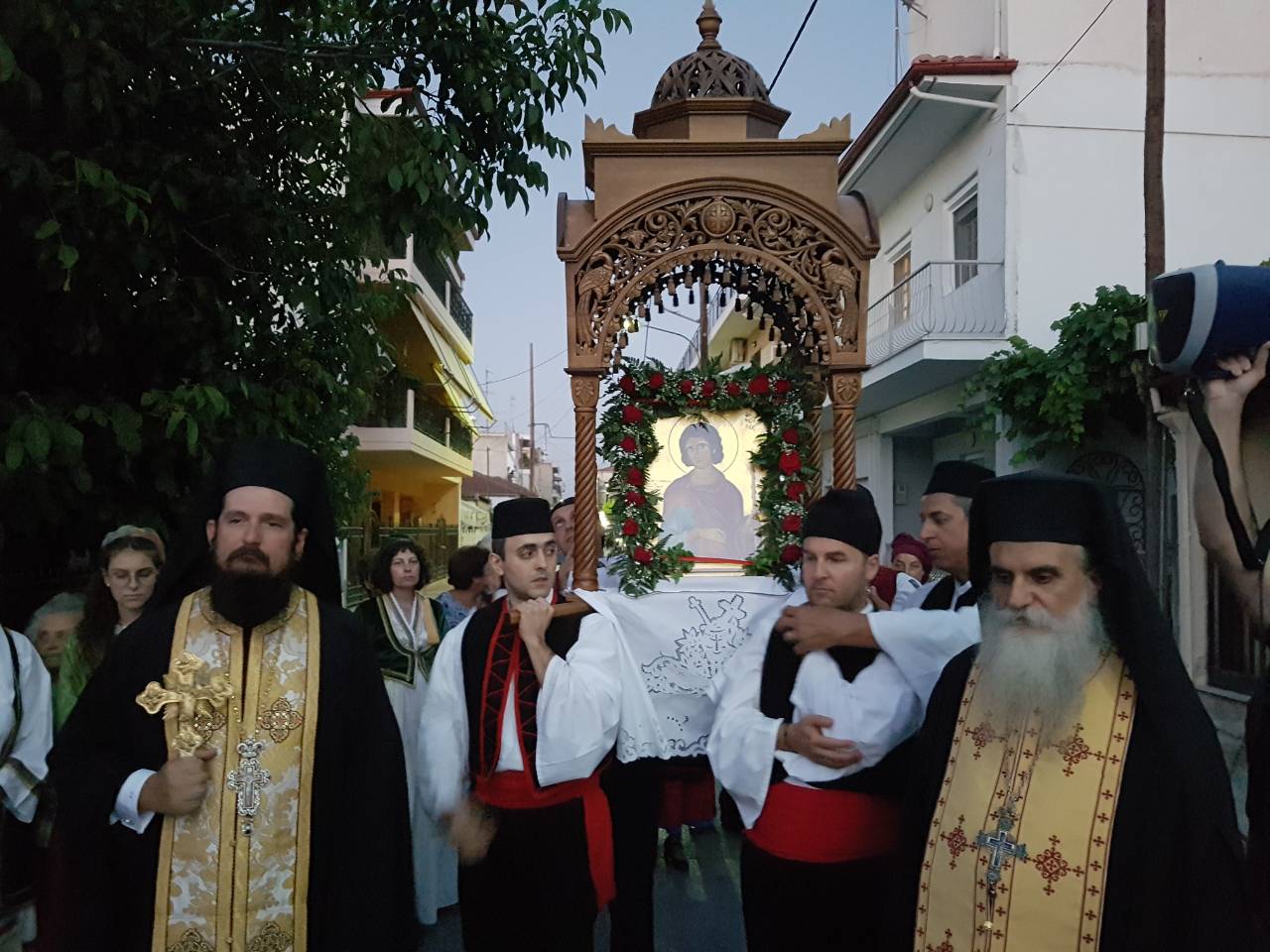 Μητρόπολη Λαρίσης: Μεγαλοπρεπής εορτασμός Αγίου Φανουρίου | Dogma