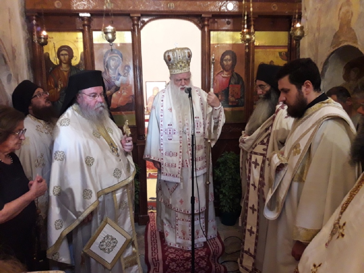 Αρχιερατική λειτουργία στο Παλαιομονάστηρο του Οσίου Λεοντίου | Dogma