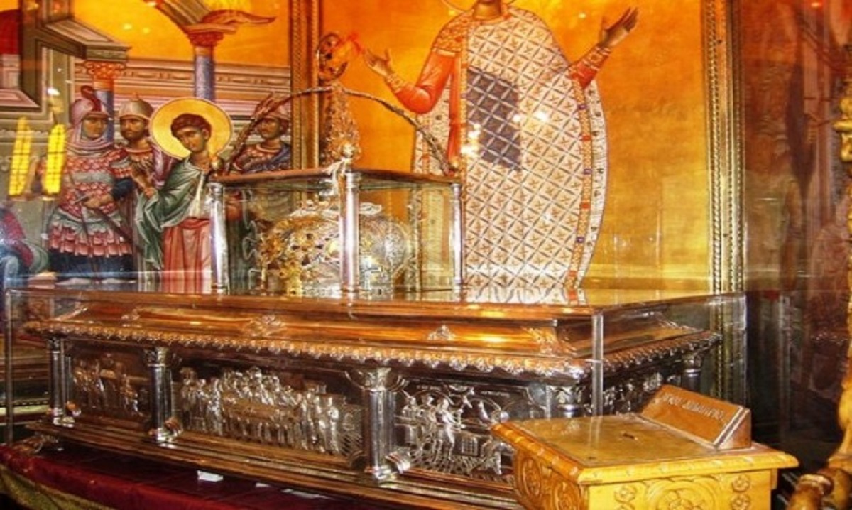 Το φοβερό θαύμα της μυρόβλησης του Αγίου Δημητρίου το 1987! | Dogma