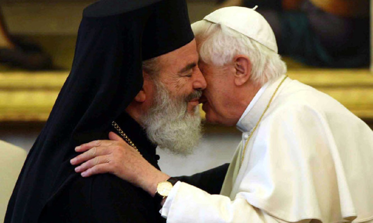 Σαν σήμερα το 2006 ο Χριστόδουλος επισκέπτεται το Βατικανό | Dogma