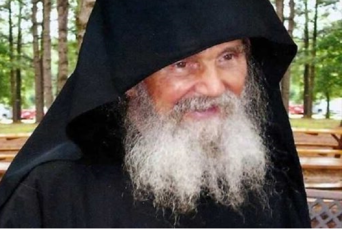 Τί έλεγε ο Γέροντας Εφραίμ της Αριζόνας για τον Μαρμαρωμένο Βασιλιά ...