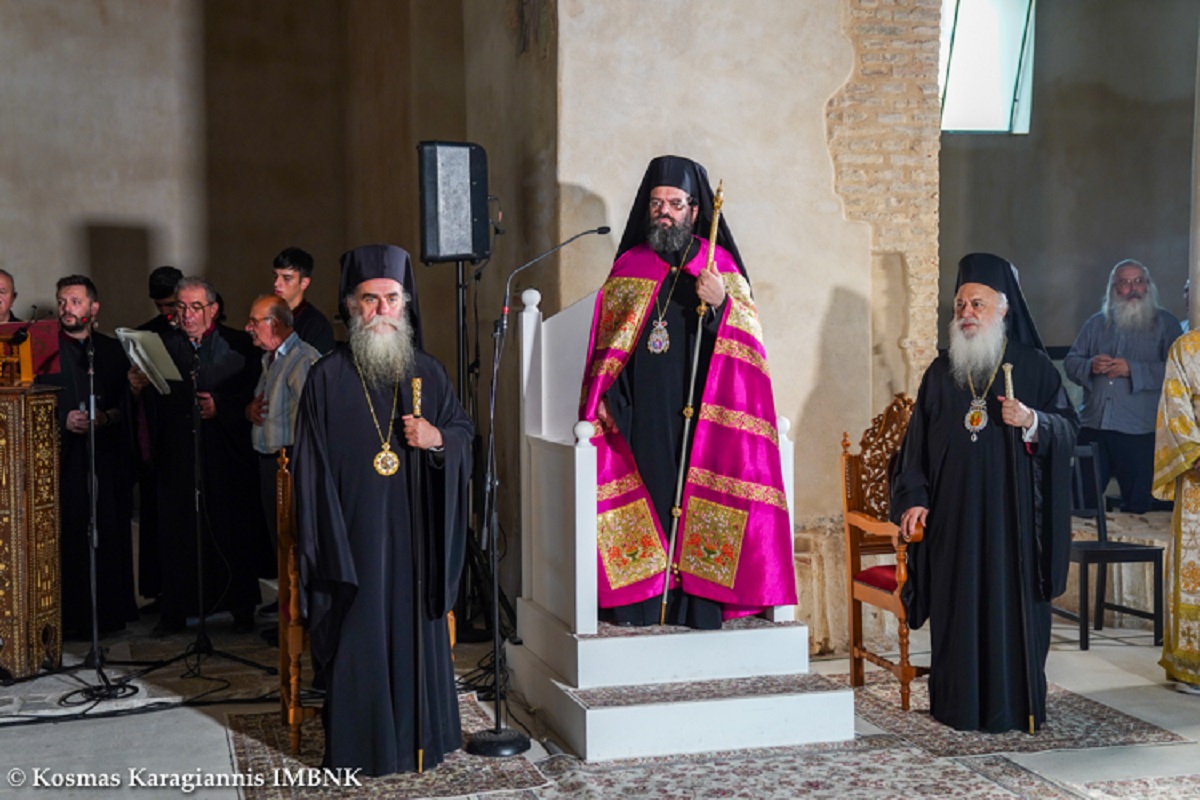 Πανηγυρικός Εσπερινός Πρωτοκορυφαίων Αποστόλων στον παλαιό ...