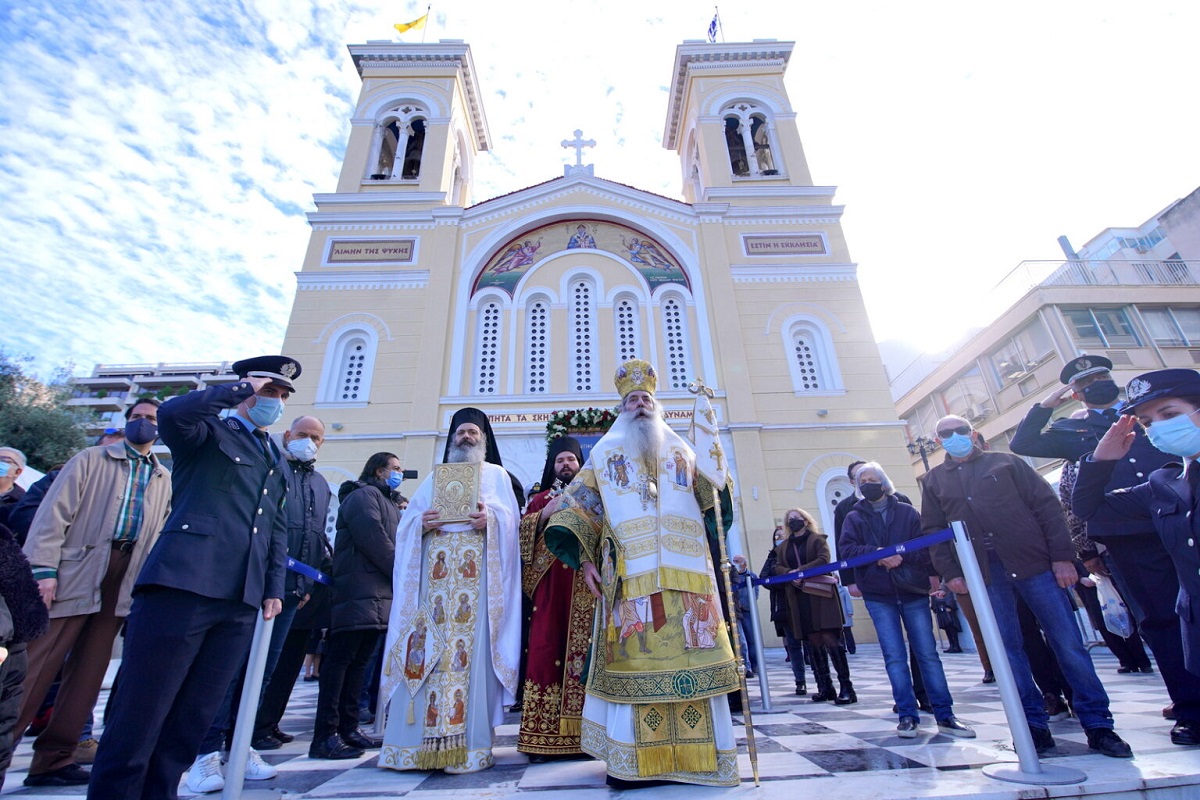 Πειραιώς Σεραφείμ: Το θαύμα το διηνεκές του Αγίου Σπυρίδωνος ...