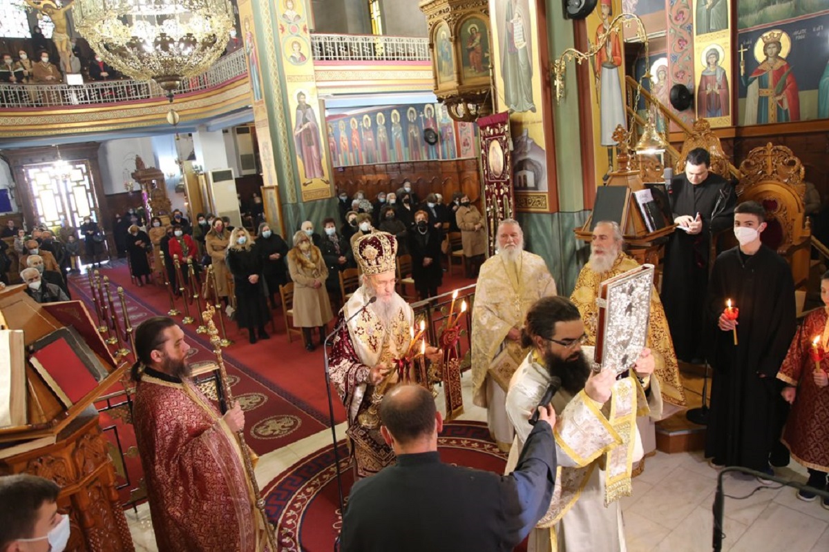 Αγρίνιο: Η Αγία Τριάδα ξύπνησε μνήμες στο Ναυπάκτου Ιερόθεο | Dogma