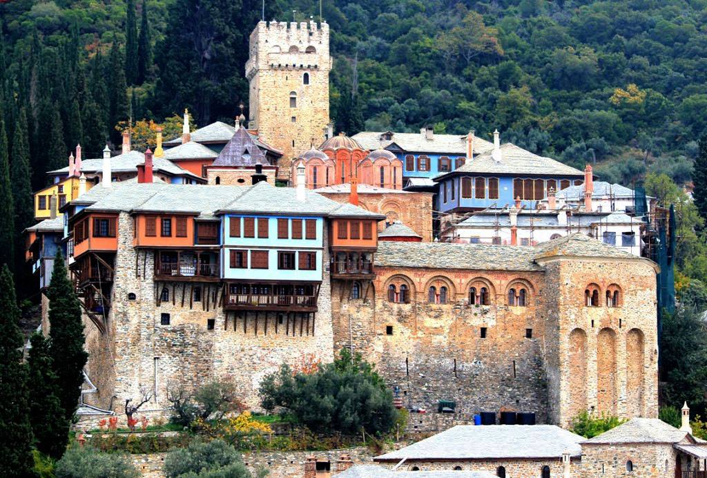 Μεσημέρι στη Μονή Δοχειαρίου, στο Άγιον Όρος | Dogma