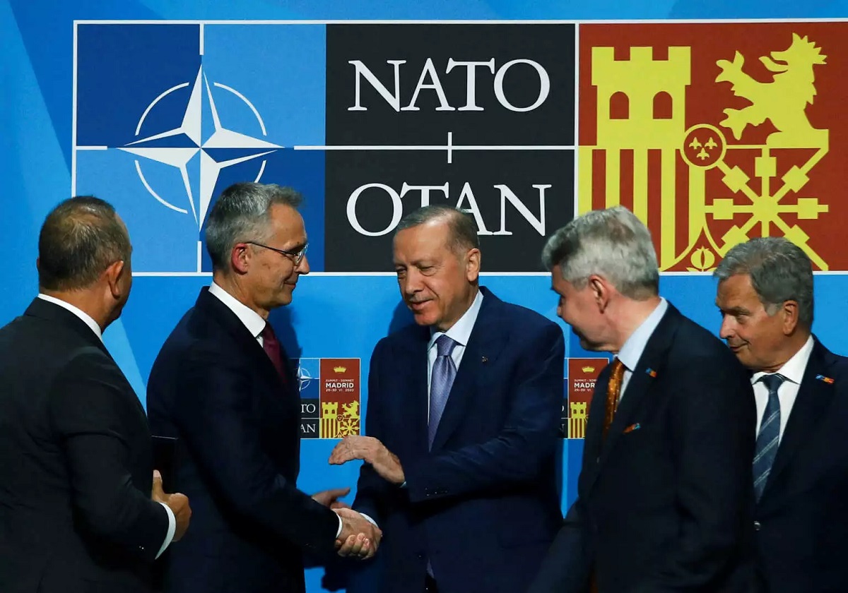 ΝΑΤΟ: Πως διαβάζει η Αθήνα τον «συμβιβασμό» της Τουρκίας για την ένταξη ...