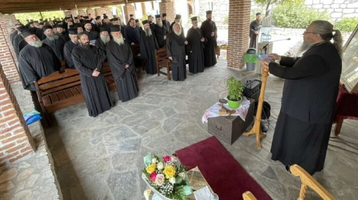 Ιερατική Σύναξη στην Ι.Μ Προφήτη Ηλία Τυρνάβου | Dogma