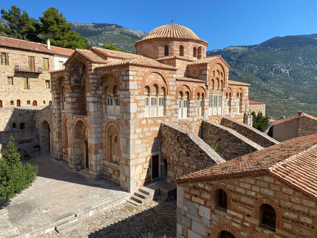 Η Μονή του Οσίου Λουκά στη Βοιωτία | Dogma
