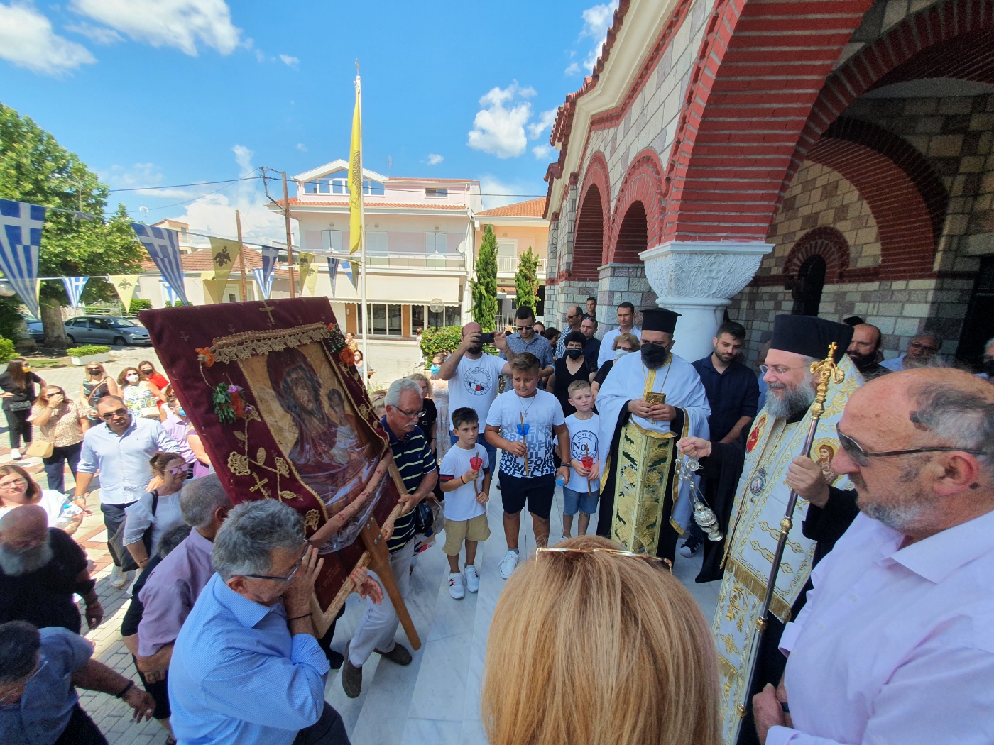 Υποδοχή της εικόνας της Παναγίας Οδηγήτριας στην Οιχαλία Τρικάλων (ΦΩΤΟ ...