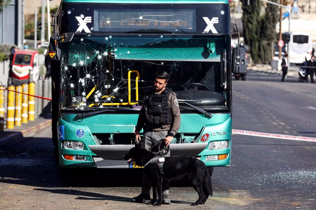 Ιερουσαλήμ: Ένας νεκρός από τις εκρήξεις σε στάσεις λεωφορείου – Νεκρός ...