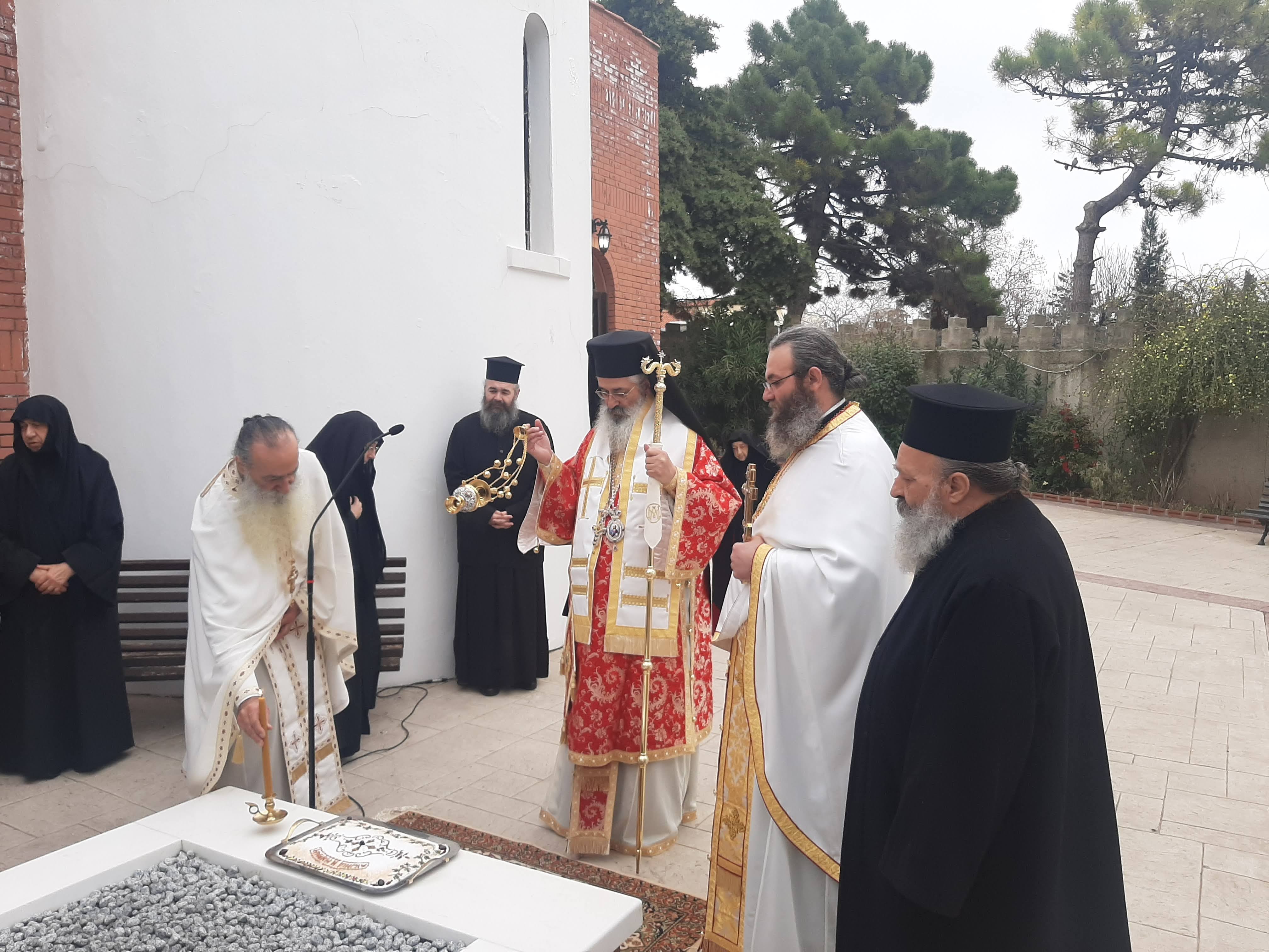Αρχιερατική Θεία Λειτουργία στην Ιερά Μονή "Παναγίας του Έβρου" (ΦΩΤΟ ...