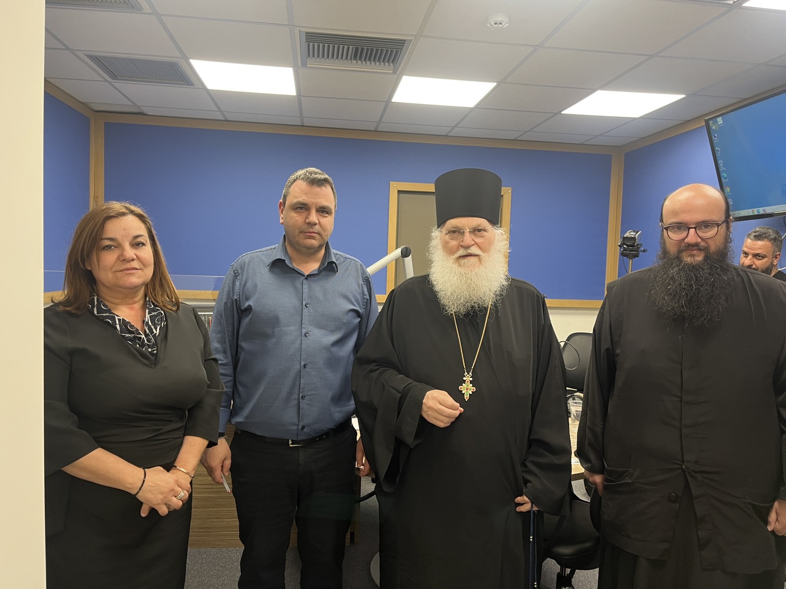 Ο Αρχιμ. Εφραίμ Βατοπαιδινός στο Ρ/Σ Πειραϊκή Εκκλησία (ΦΩΤΟ - ΒΙΝΤΕΟ ...