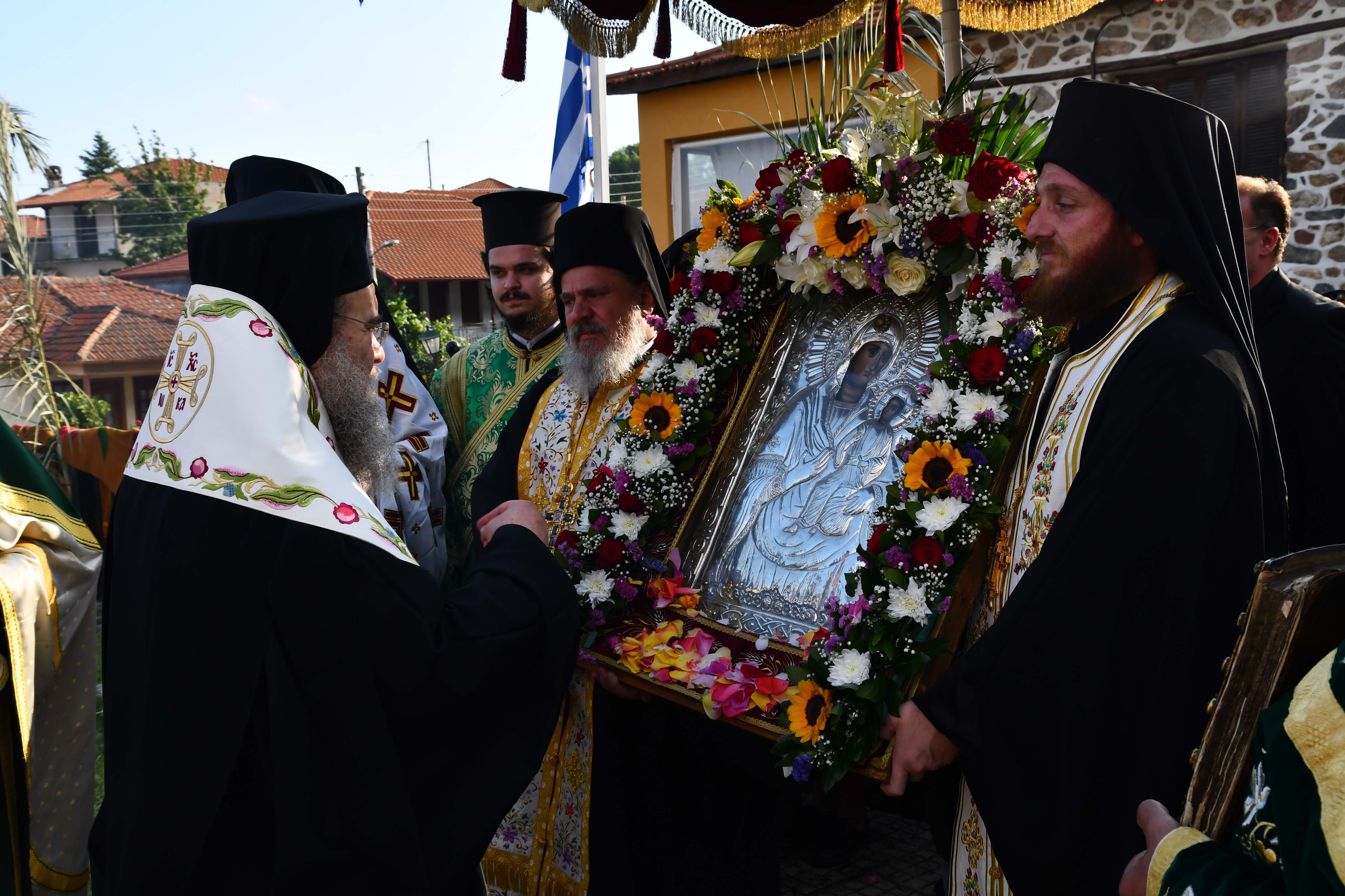 Τα Στάγειρα υποδέχθηκαν την Ι. Εικόνα της Παναγίας της Ρεβενικιώτισσας ...