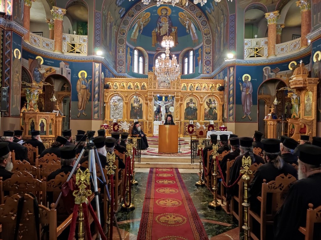 «Άστραψε και βρόντηξε» ο Αιτωλίας Δαμασκηνός στη Γενική Ιερατική Σύναξη ...