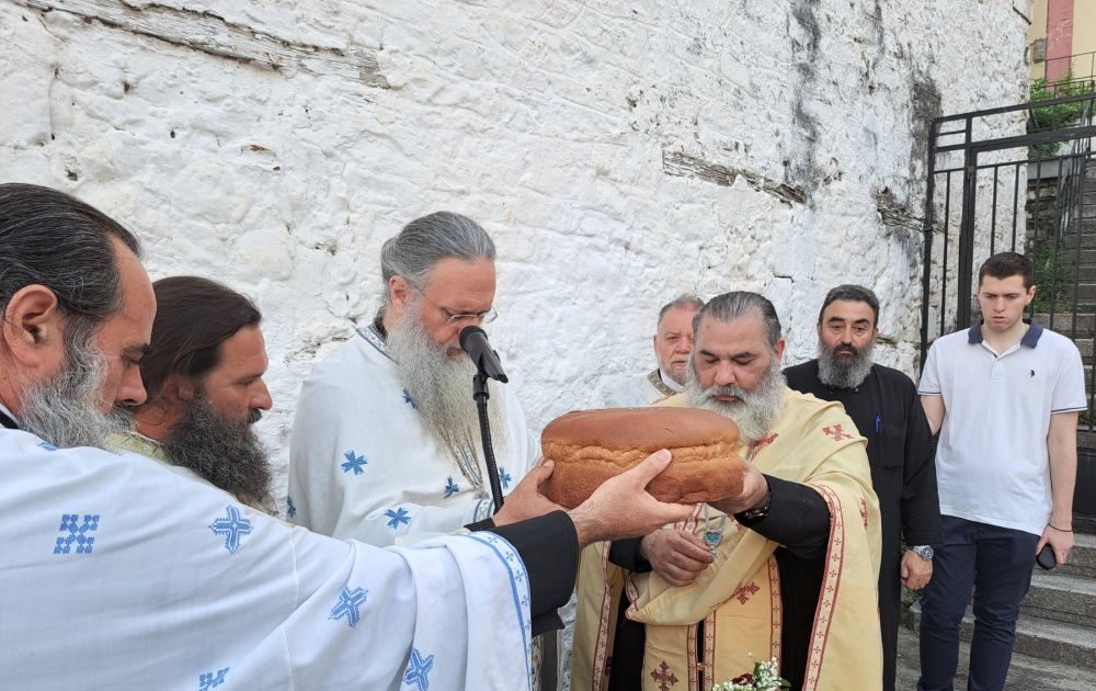 Εορτασμός των Αγίων Αναργύρων στην πόλη των Τρικάλων (ΦΩΤΟ) | Dogma