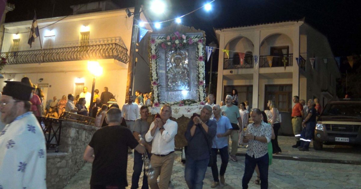 Λαμπρή λιτανεία της εικόνας της Αγίας Μαύρας - Βίντεο | Dogma