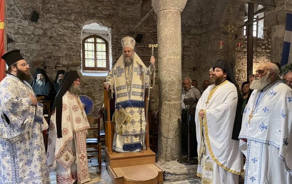 Τα εννιάμερα της Παναγίας στον ιστορικό Ναό Πόρτας Παναγιάς στην Πύλη ...