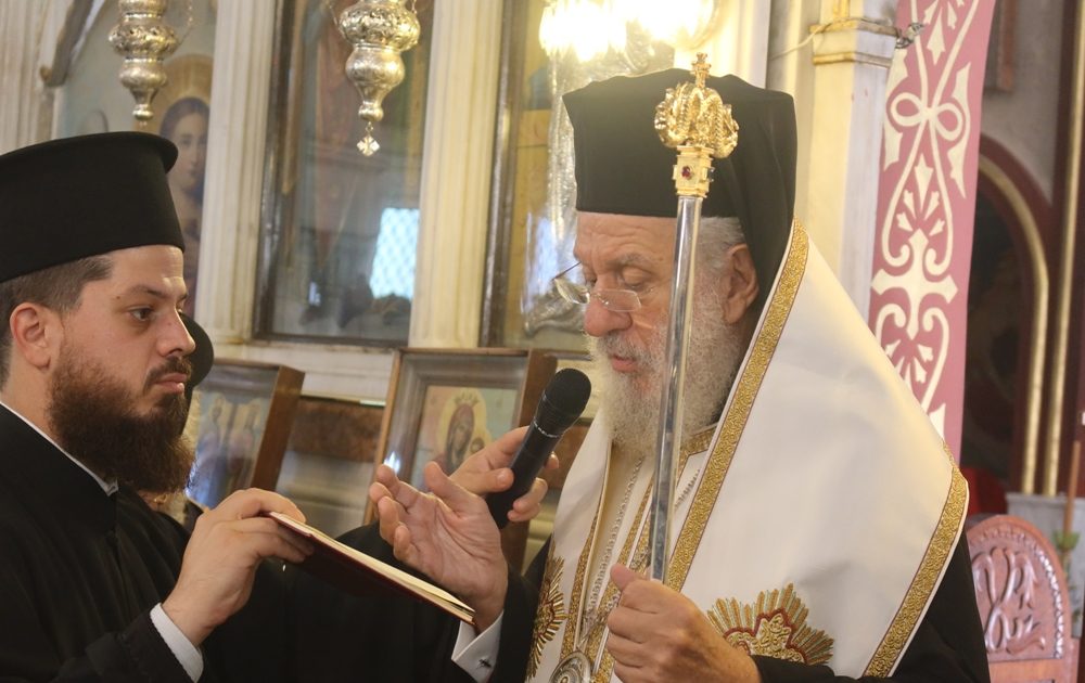 Εξόδιος Ακολουθία του αοιδίμου Πρωτοπρ. Ευαγγέλου Σίμου στην Ερμούπολη ...