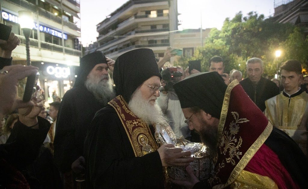 Την Τιμία Κάρα του Αγίου Ιωάννου Χρυσοστόμου υποδέχθηκε το Αγρίνιο | Dogma