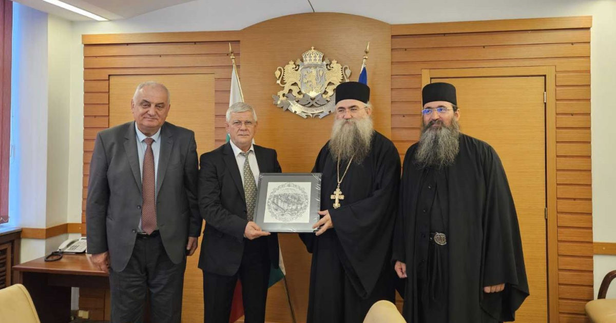 Ο Ηγούμενος της Ι.Μ Εσφιγμένου με τον Υπουργό Γεωργίας της Βουλγαρίας ...