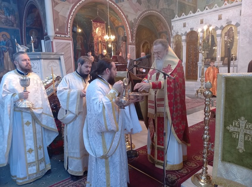 Η Αρχαιοπρεπής Θεία Λειτουργία του Αγίου Ιακώβου στην Κόρινθο | Dogma
