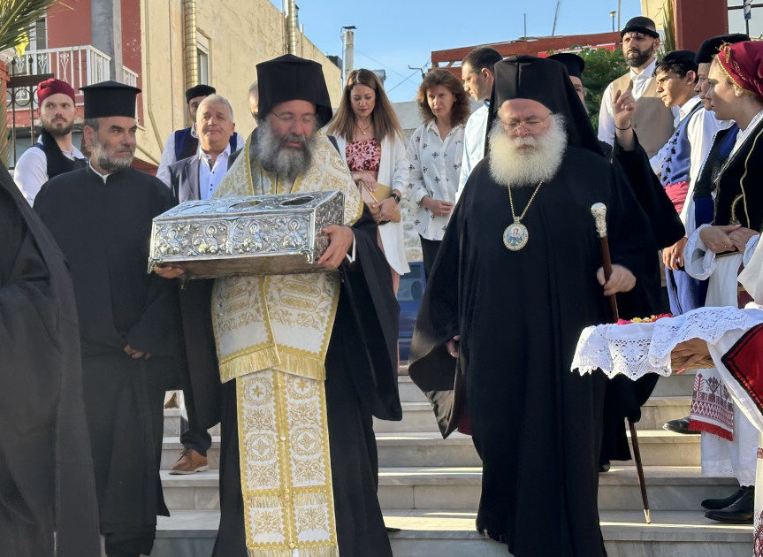 Λαμπρή υποδοχή των Τιμίων Καρών των Τεσσάρων Μαρτύρων του Ρεθύμνου στην ...