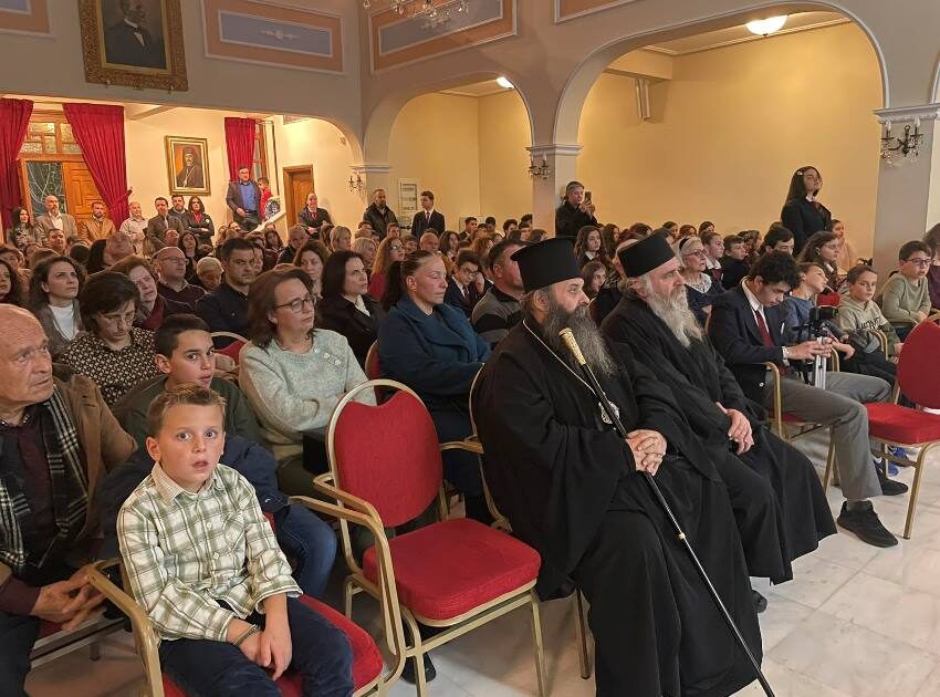 Χριστουγεννιάτικη Εορτή των Εκπαιδευτηρίων ΑΠΟΣΤΟΛΟΣ ΠΑΥΛΟΣ στην ...