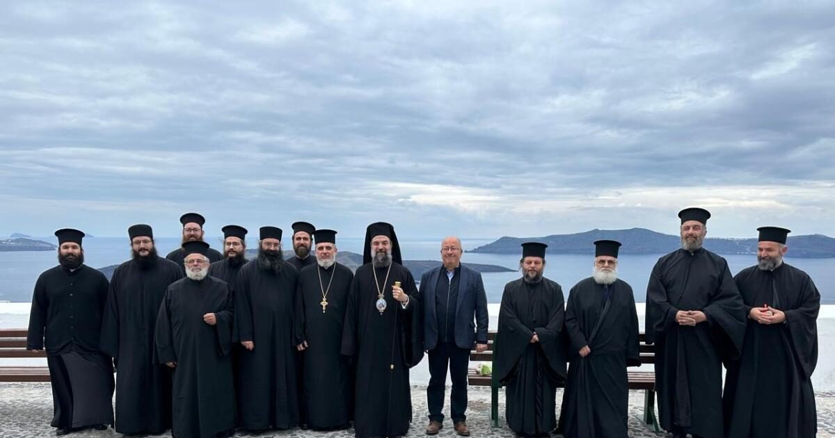 Η κοπή της Αγιοβασιλόπιτας της Ιεράς Μητροπόλεως Θήρας | Dogma