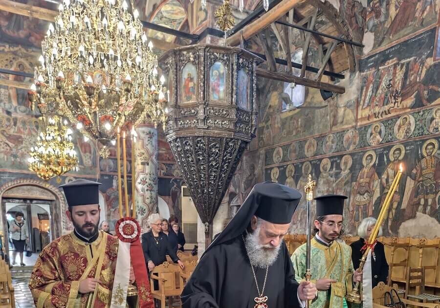 Όρθρος και Θεία Λειτουργία του Μητροπολίτου κ. Τιμοθέου στον Ι.Ν ...