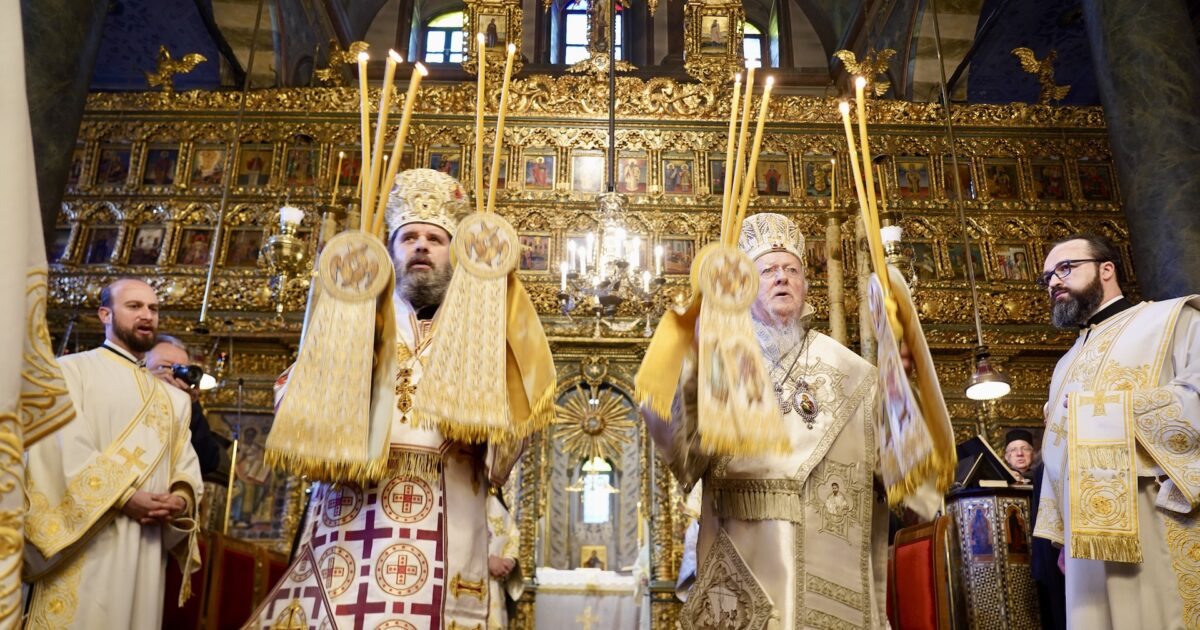 Συλλείτουργο Οικουμενικού Πατριάρχου και Αρχιεπισκόπου Αλβανίας στο ...